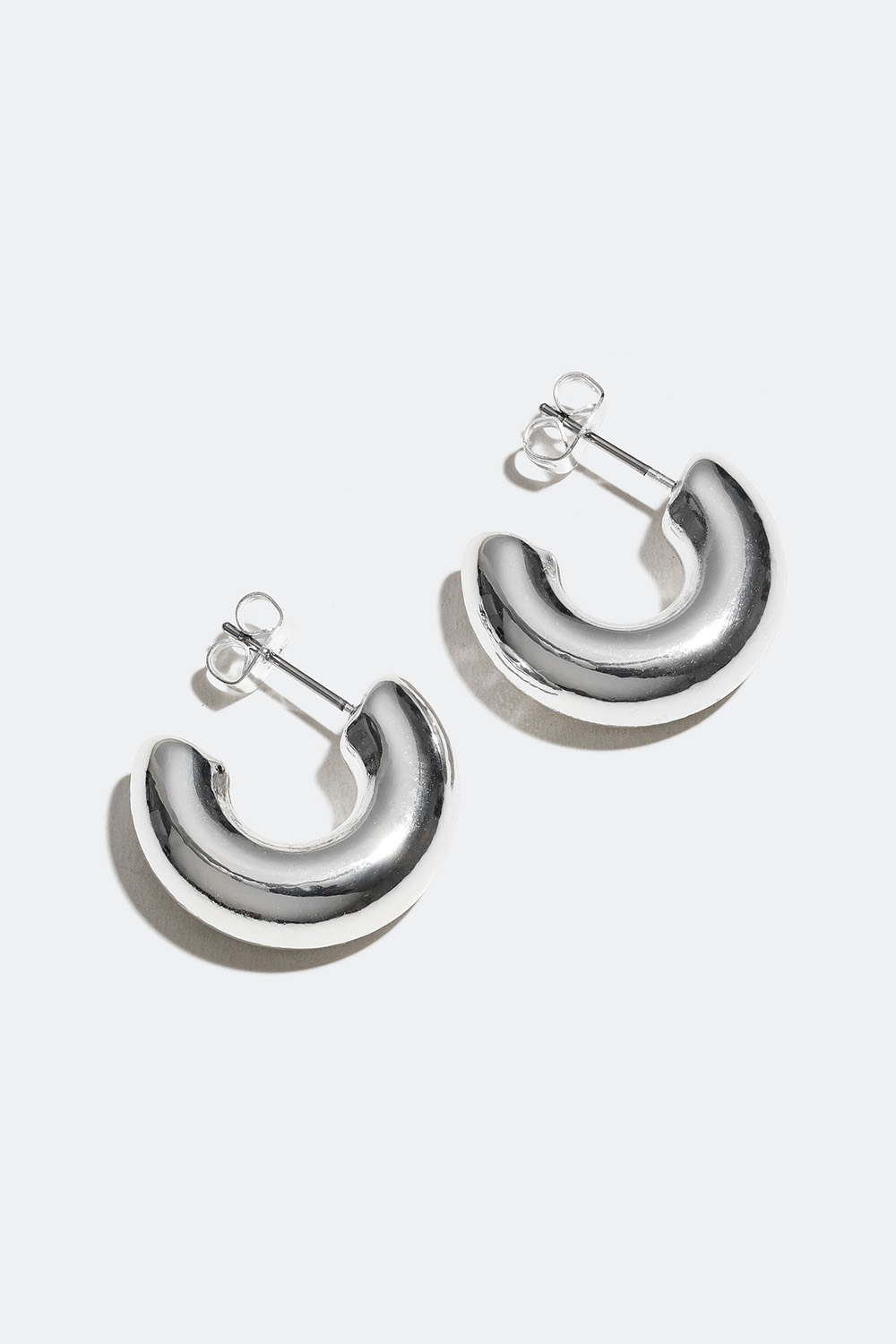 Shoppa Små Silverfärgade Hoops Med Chunky Design På