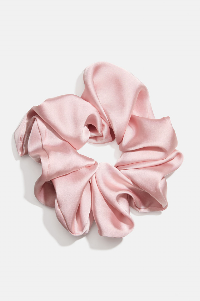 Shoppa scrunchies i butik och online