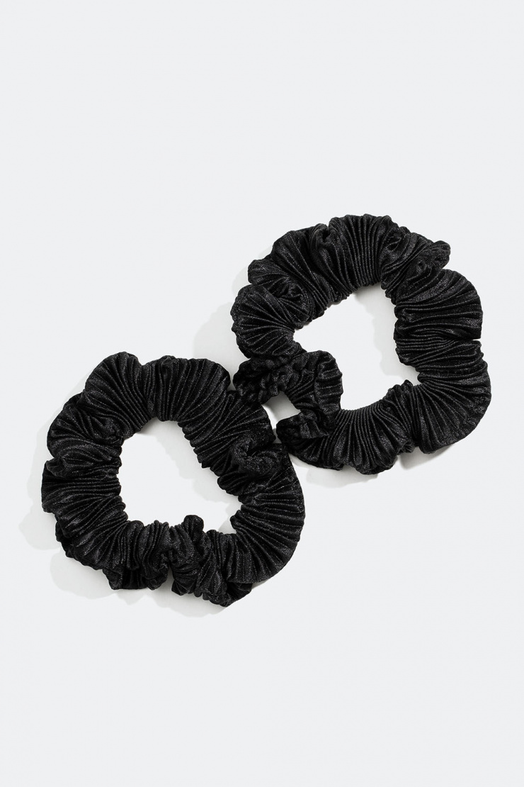 Shoppa scrunchies i butik och online