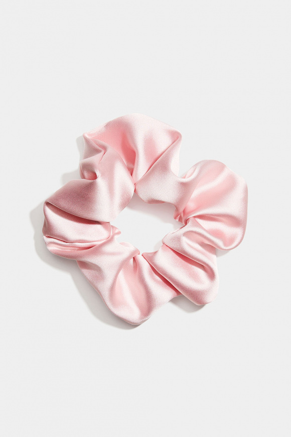 Shoppa scrunchies i butik och online