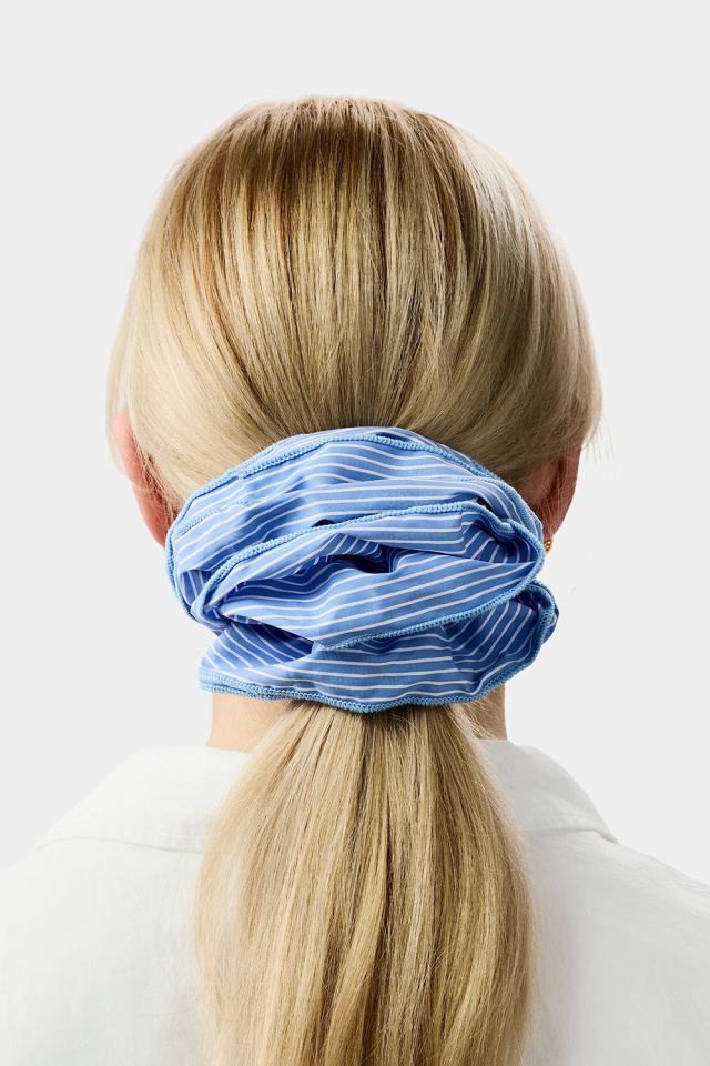 Shoppa scrunchies i butik och online