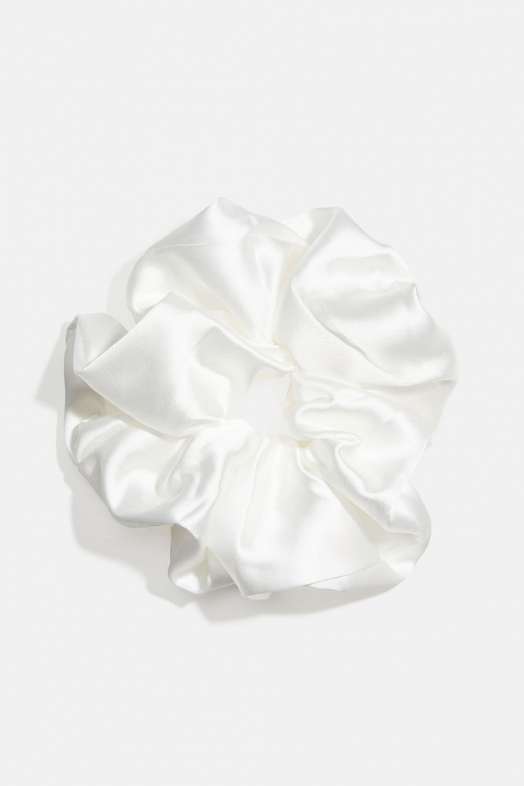 Shoppa scrunchies i butik och online