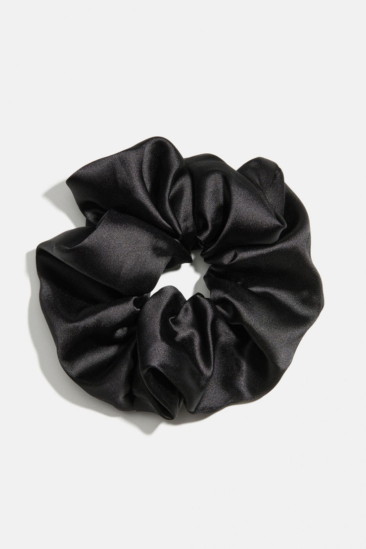 Shoppa scrunchies i butik och online
