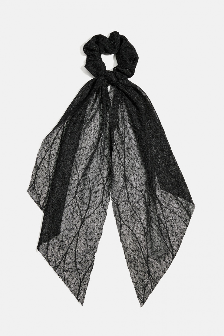 Shoppa scrunchies i butik och online