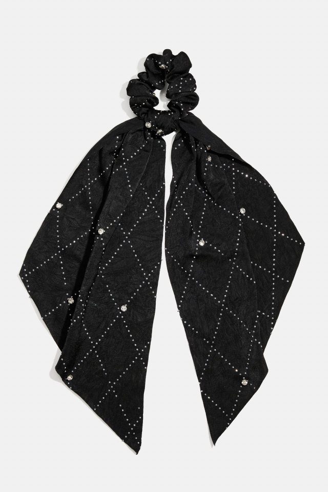 Shoppa scrunchies i butik och online